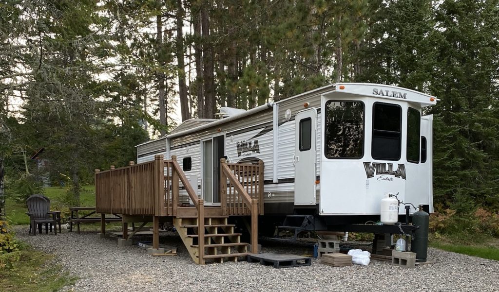 Seasonal Rental - Headquarters RV Park
